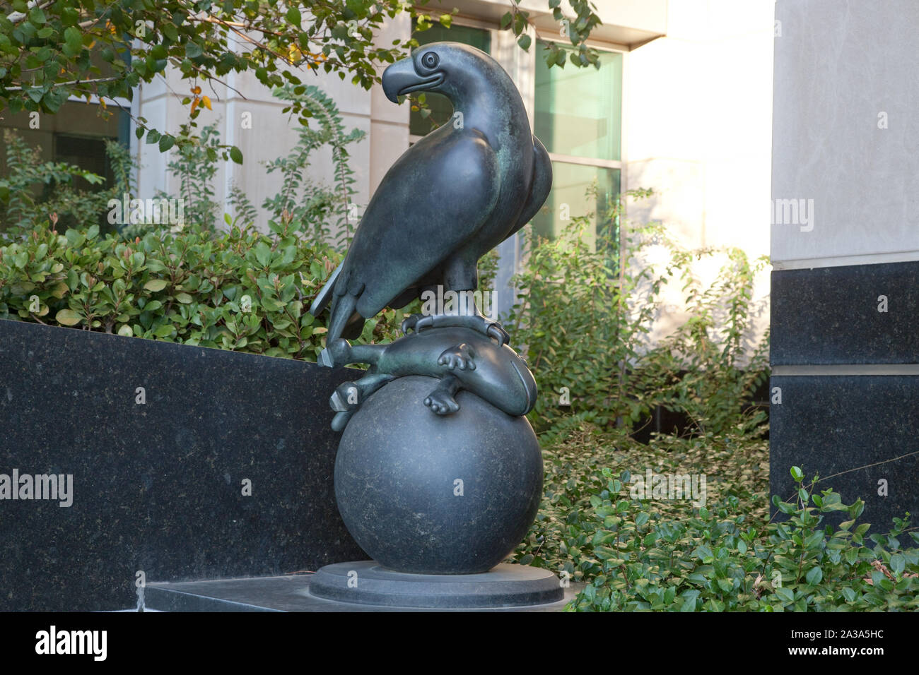 Sculpture Gold Rush at the Robert T. Matsui U.S. Courthouse, Sacramento ...