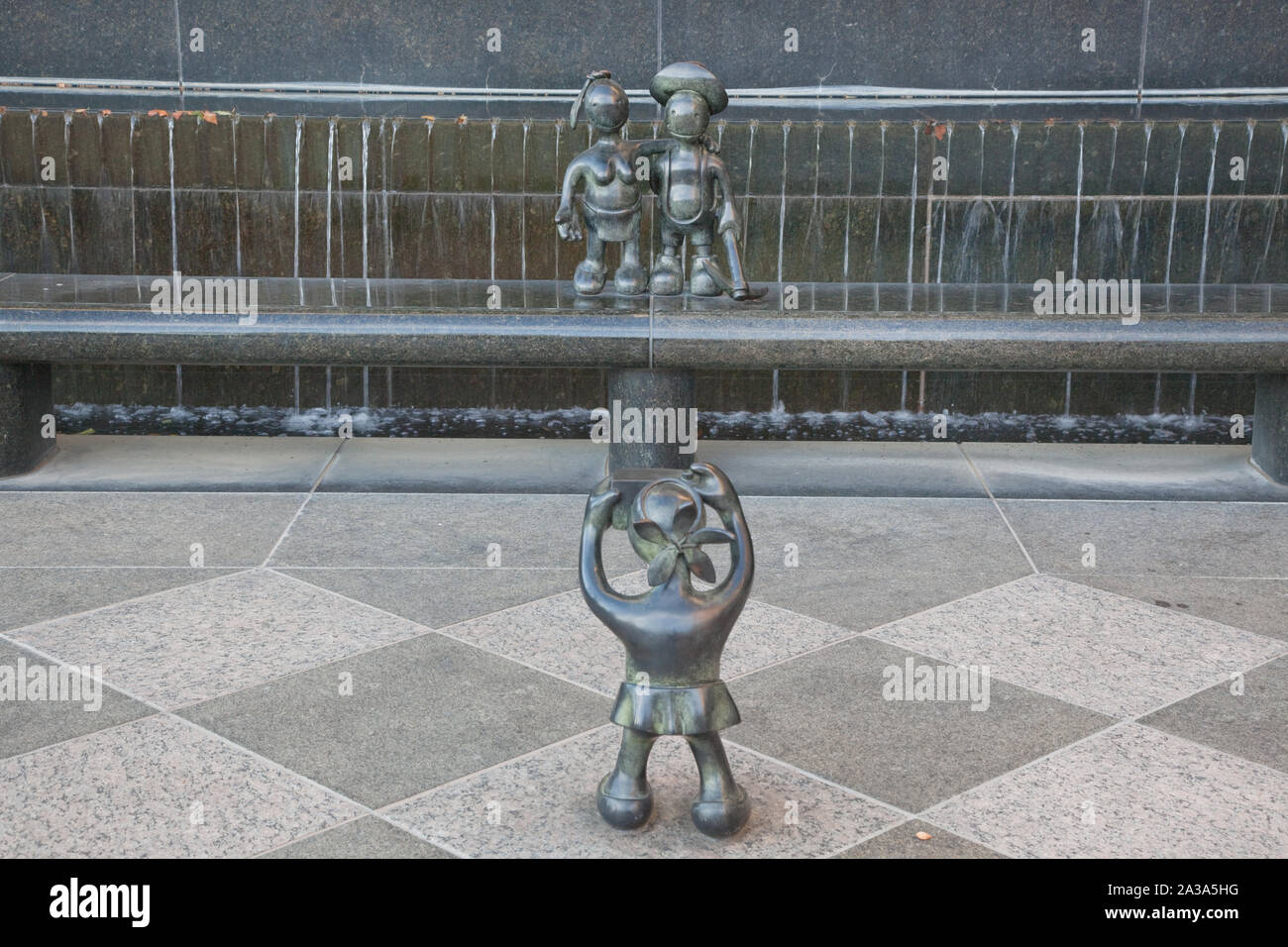 Sculpture Gold Rush at the Robert T. Matsui U.S. Courthouse, Sacramento ...