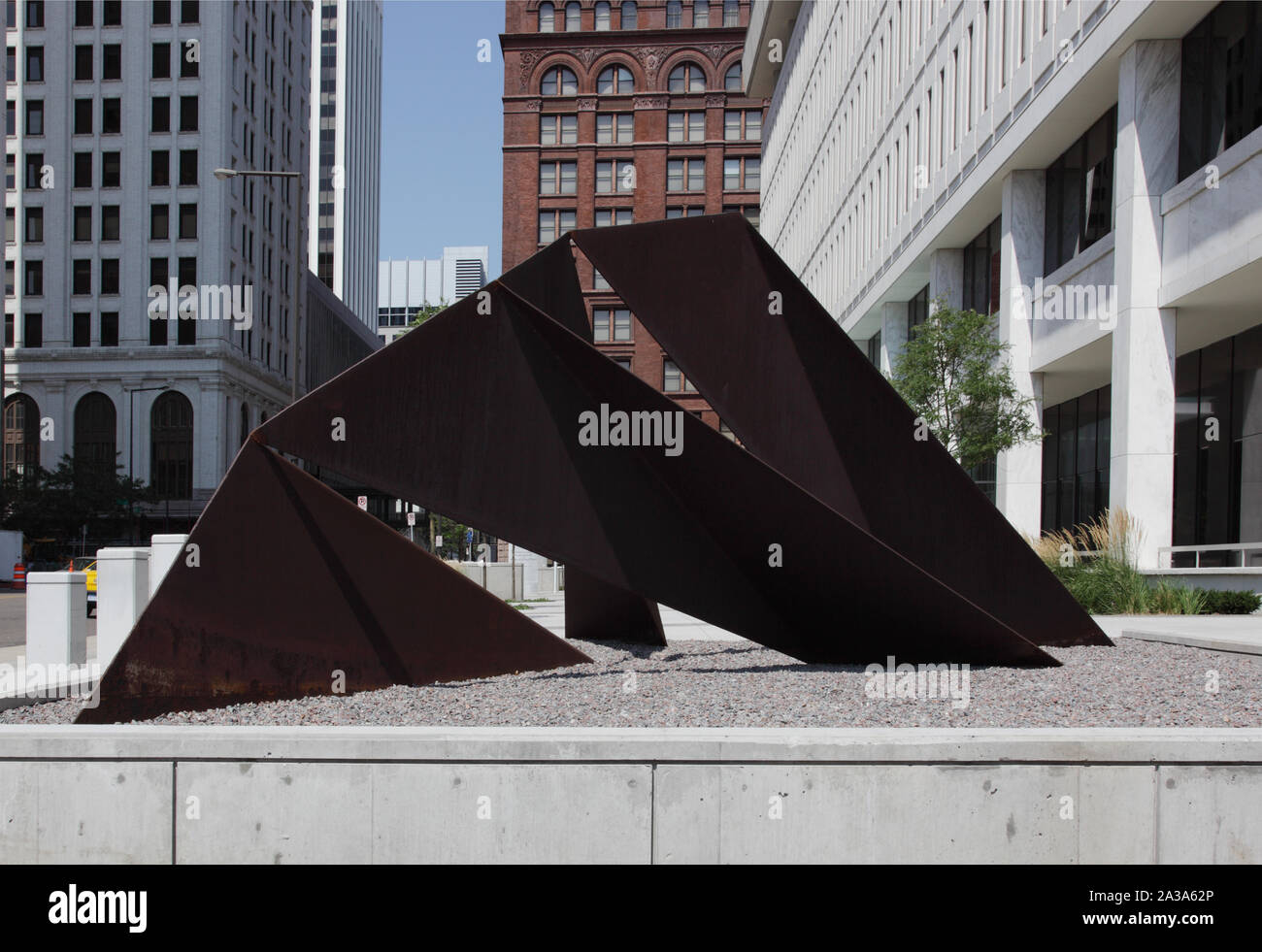 Sculpture Protagoras at the Burger Federal Building, St. Paul ...