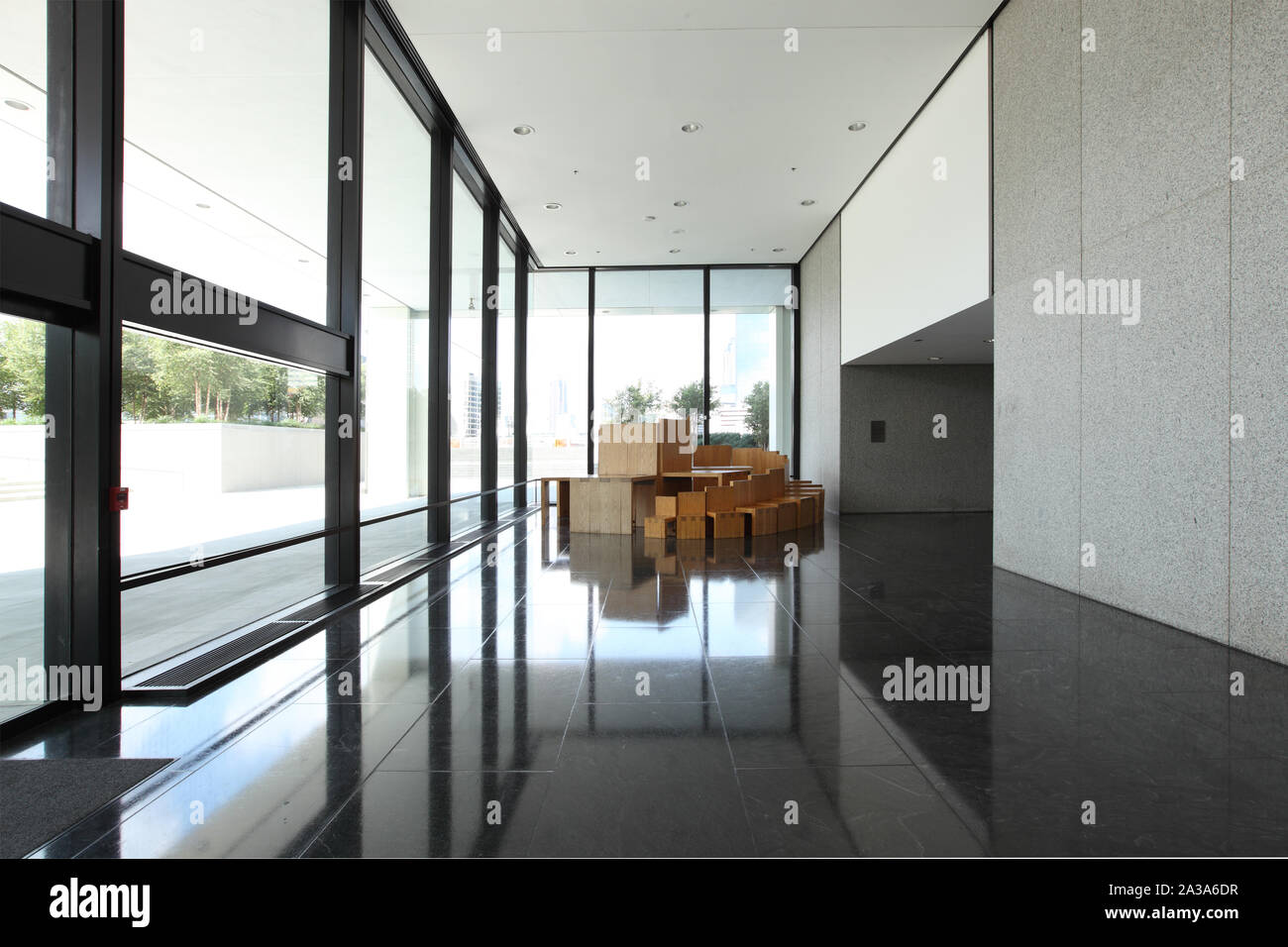 Sculpture Thronapolis at Russell Federal Building & U.S. Courthouse ...