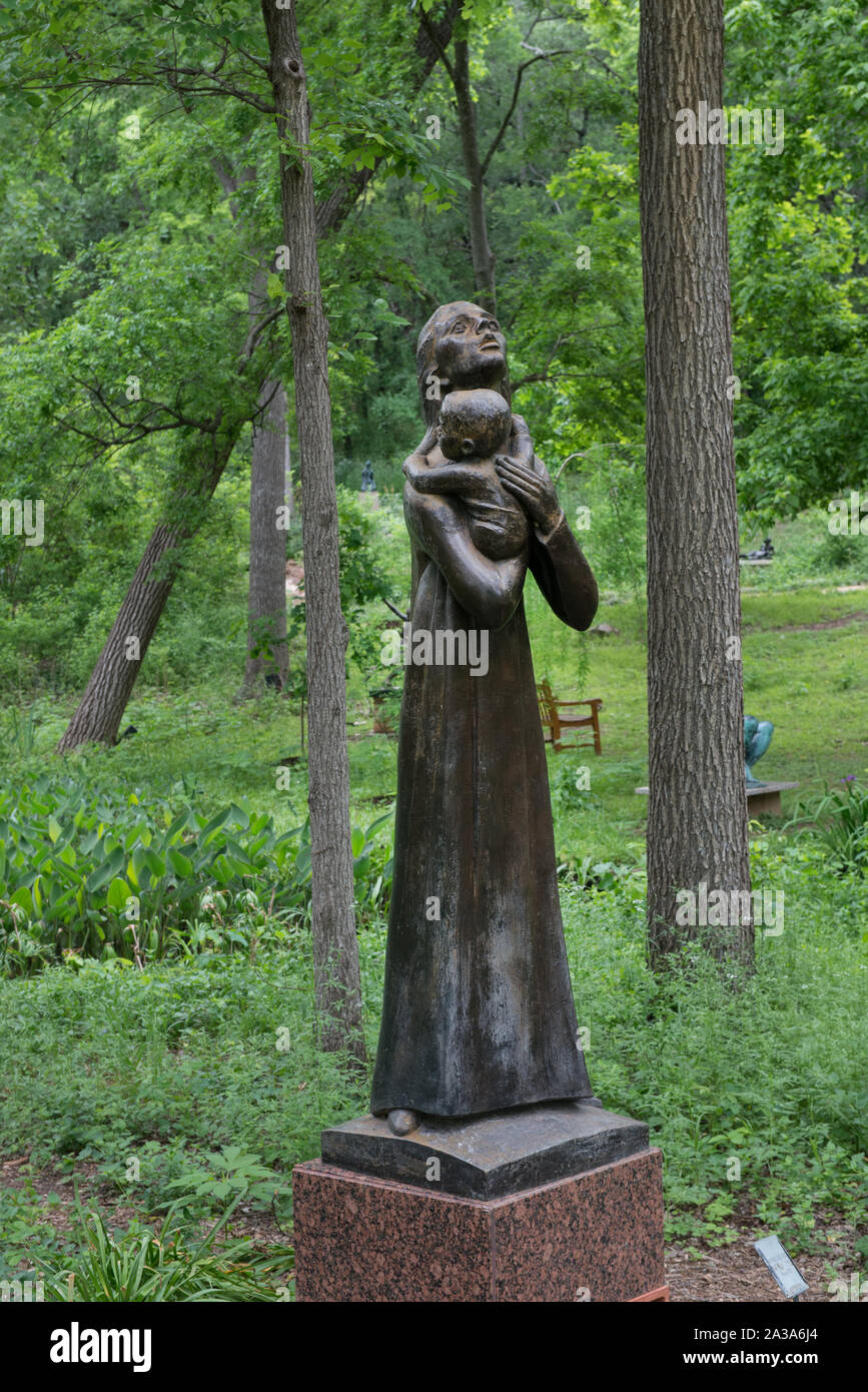 Sculpture at the Umlauf Sculpture Garden & Museum in Austin, Texas ...