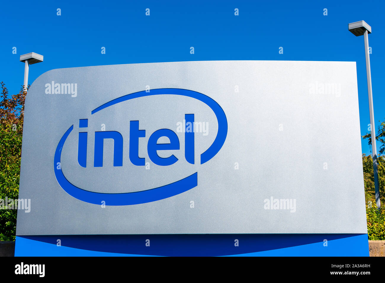 Intel emblem hi-res stock photography and images - Alamy