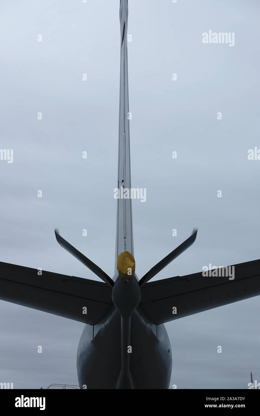 Aerial refueling hi-res stock photography and images - Alamy