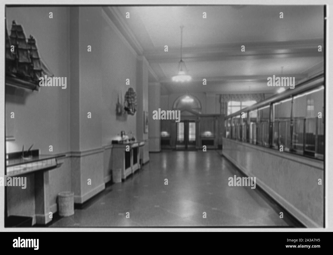 Seamen's Bank for Savings, 11 E. 45th St., New York City Stock Photo ...