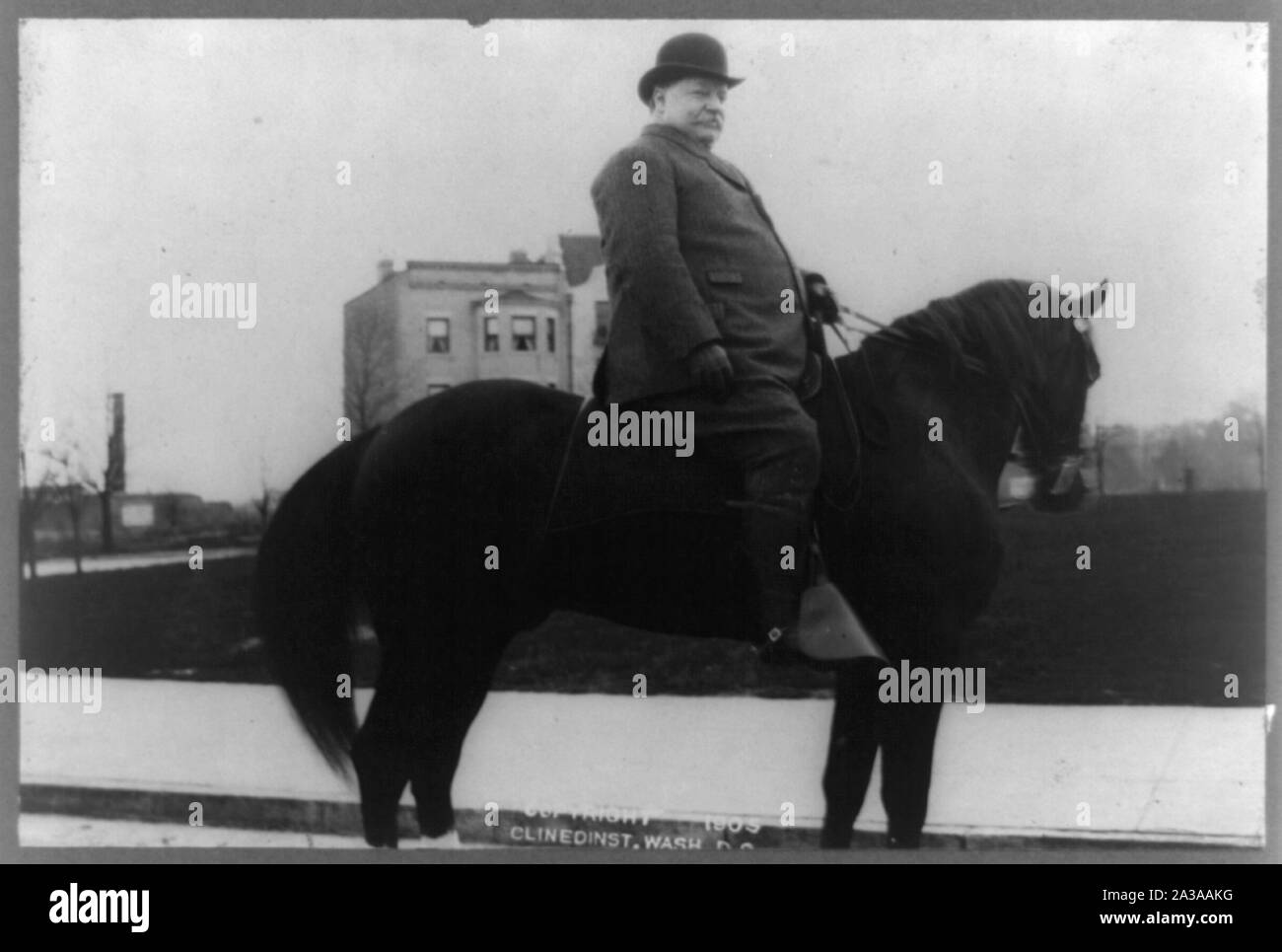 Chief cabinet secretary Black and White Stock Photos & Images - Alamy