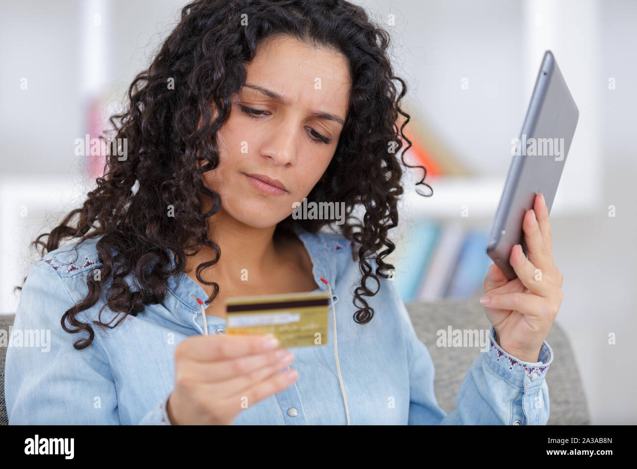 Shopper confused hi-res stock photography and images - Alamy