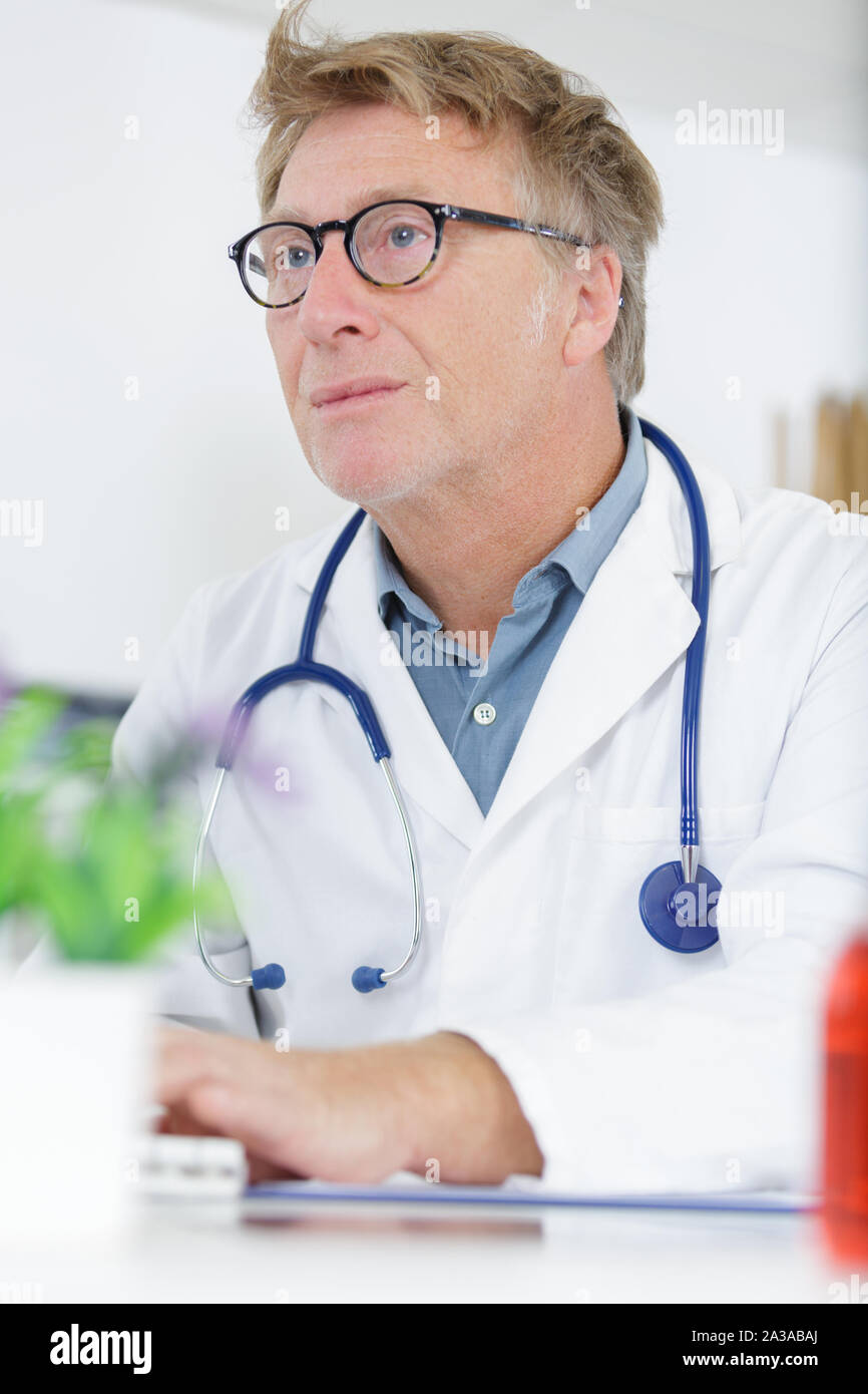 Stern doctor hi-res stock photography and images - Alamy