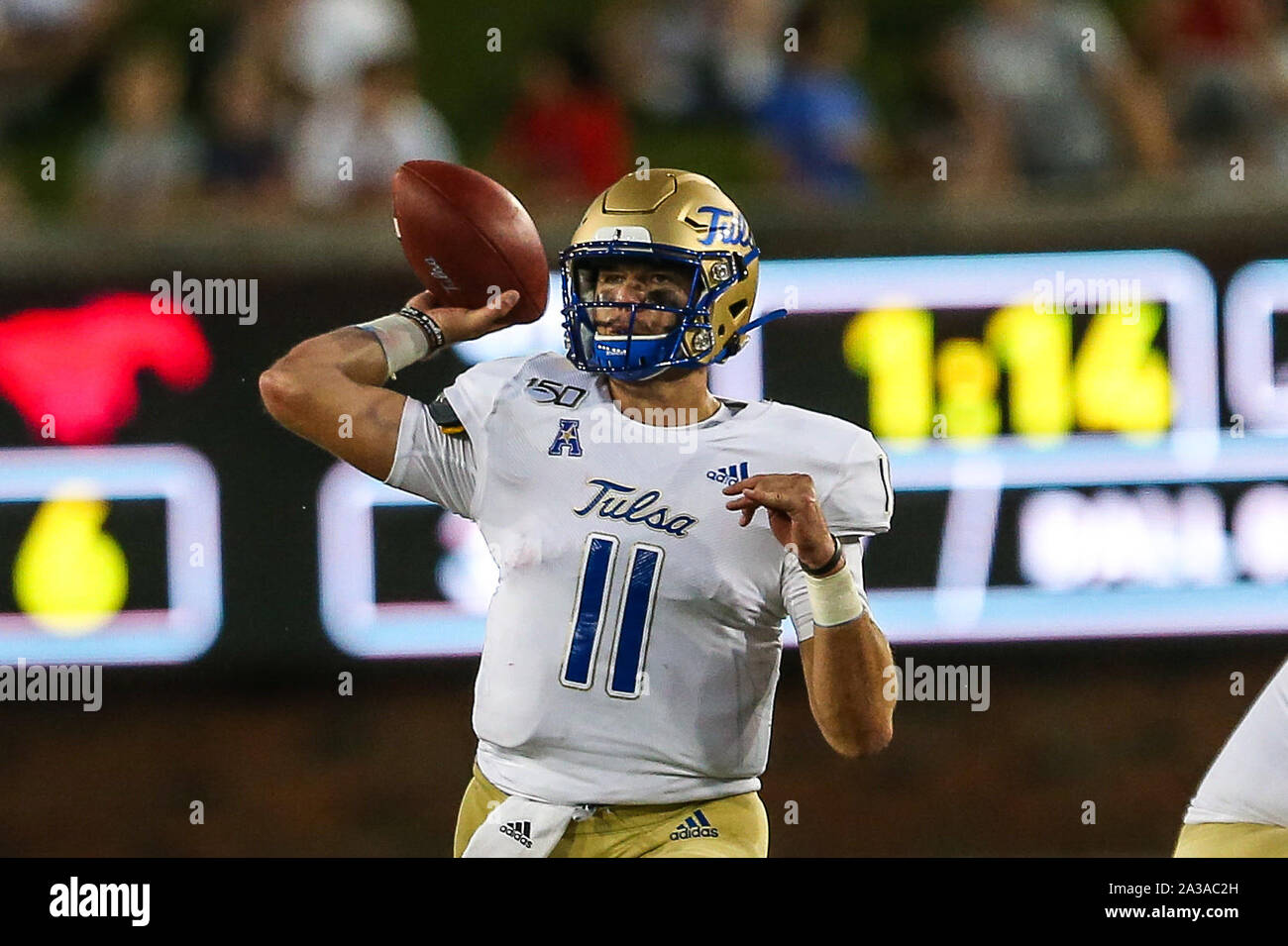 Dallas, Texas, USA. 5th Oct, 2019. Tulsa Golden Hurricane quarterback ...