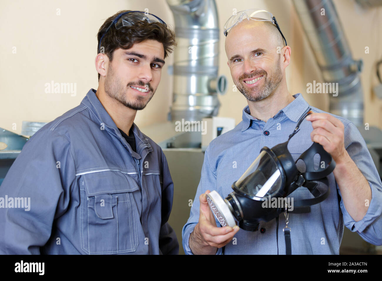 Man in electric blue suit hi-res stock photography and images - Alamy