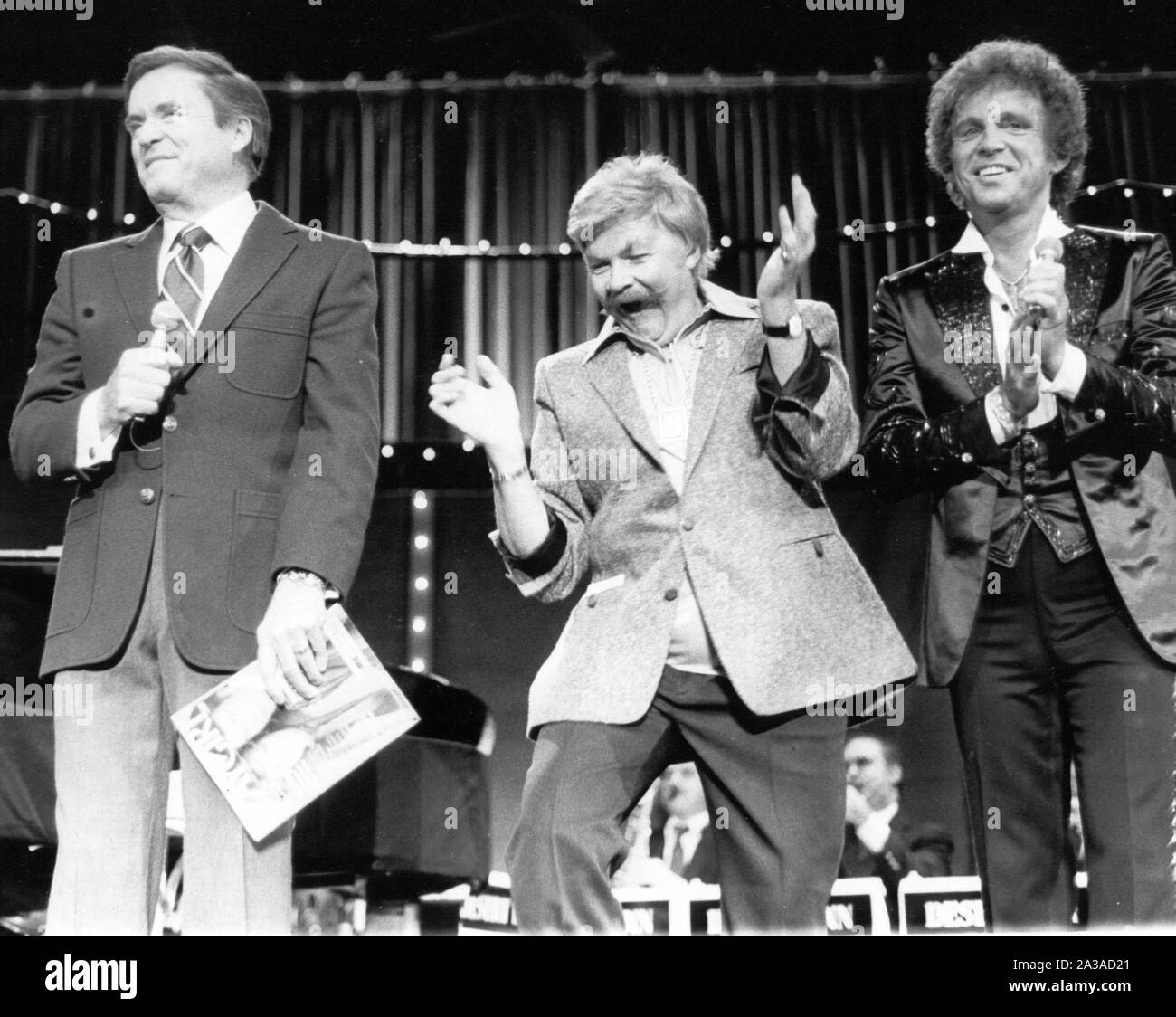 Rip taylor confetti Black and White Stock Photos & Images - Alamy