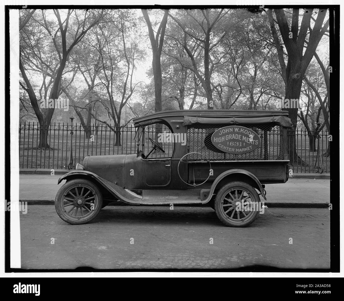 1920s delivery truck hi-res stock photography and images - Alamy