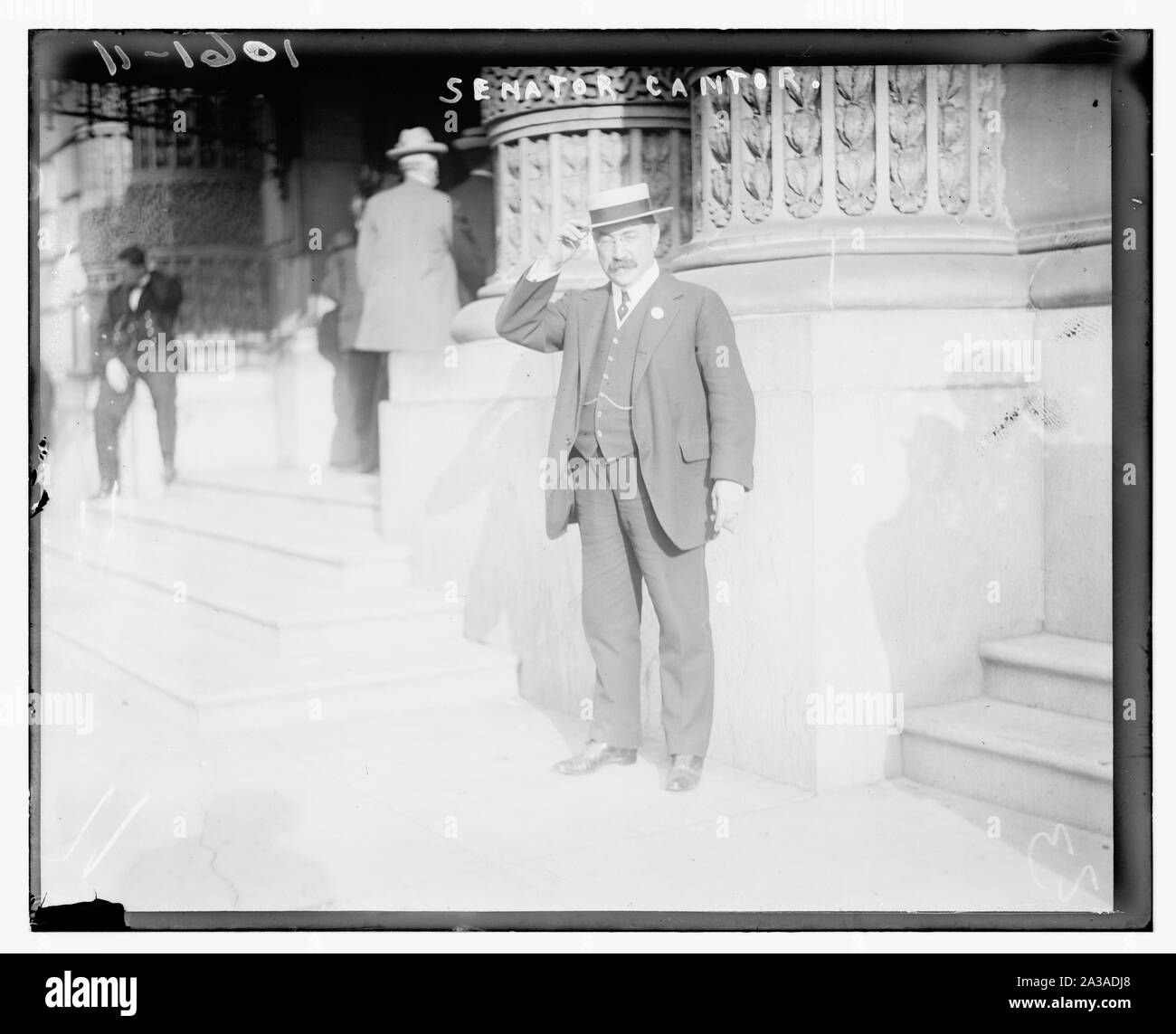 Sen. Cantor tipping his hat Stock Photo - Alamy