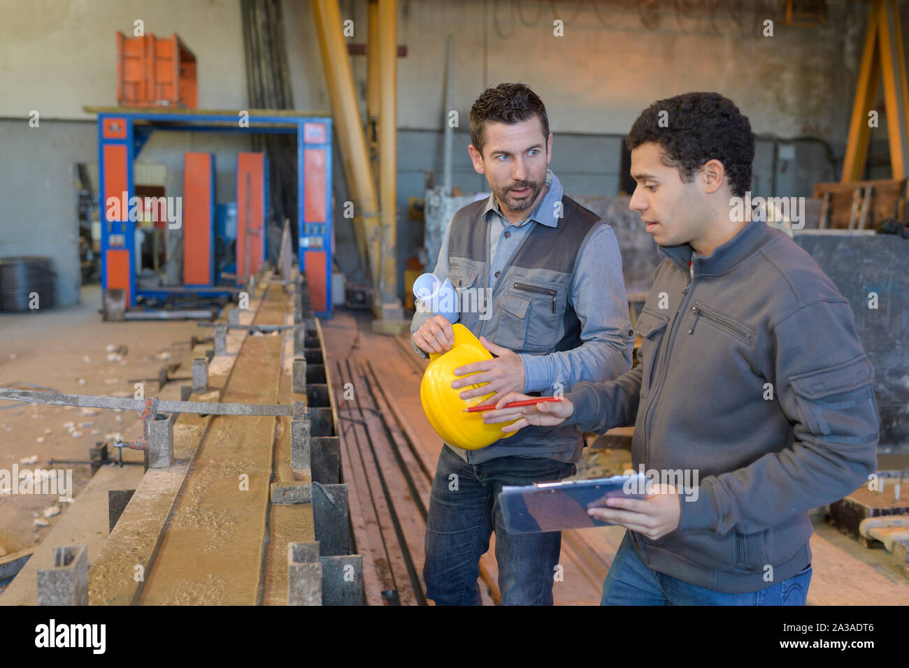 Warehouse top view workers hi-res stock photography and images - Alamy