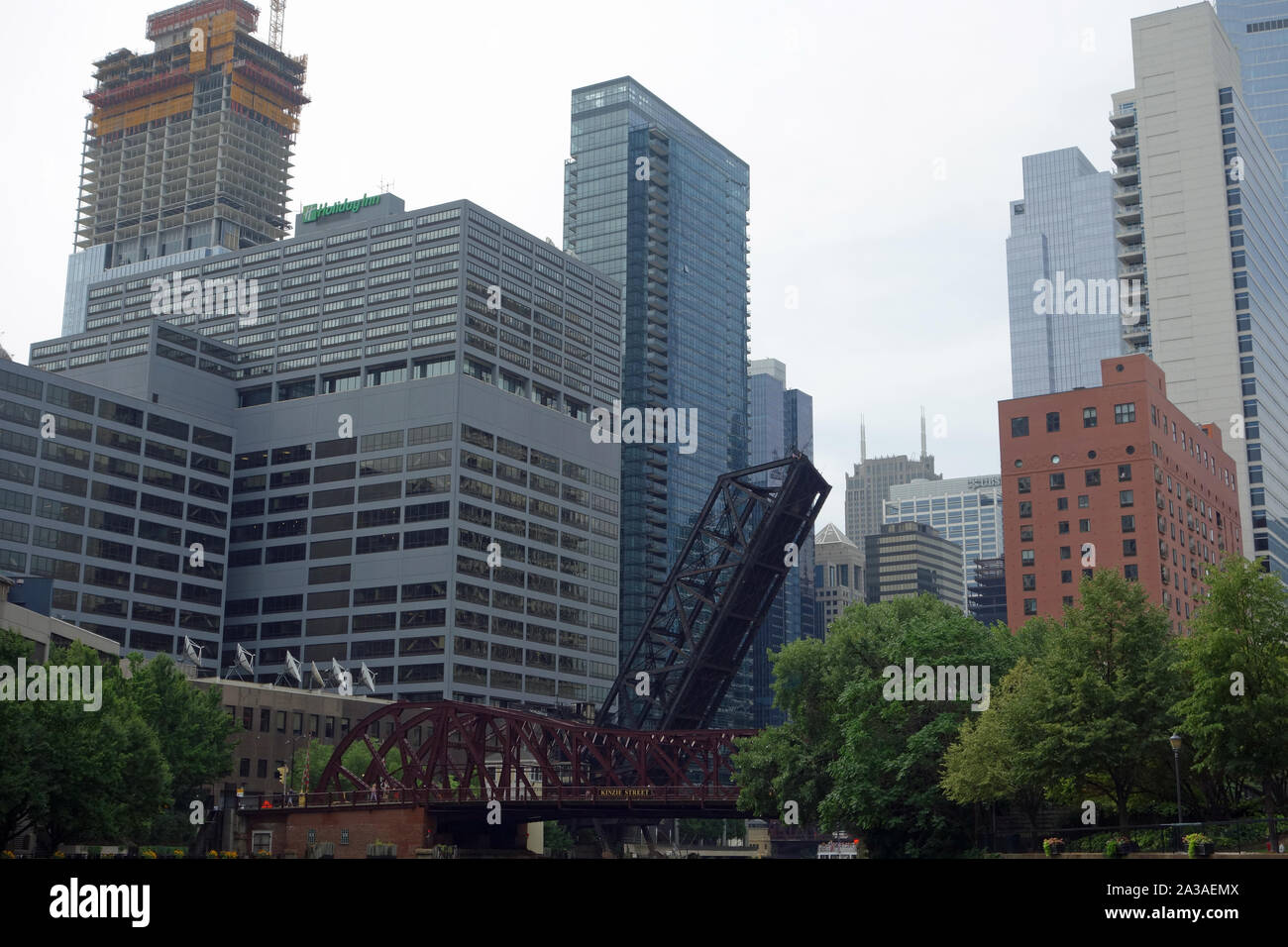 CHICAGO OPEN DRAWBRIDGE Stock Photo - Alamy