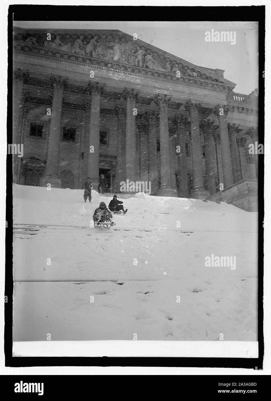 Capitol pages hi-res stock photography and images - Alamy