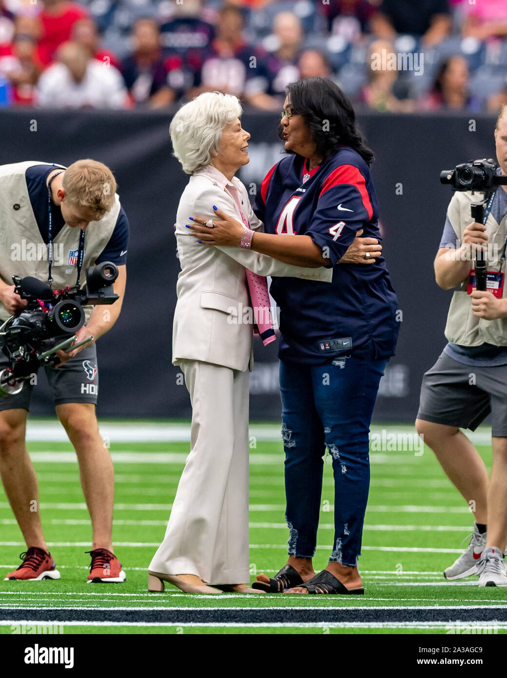 Houston Texas, USA. 06th Oct, 2019. Prior to the Pink Ribbon game ...