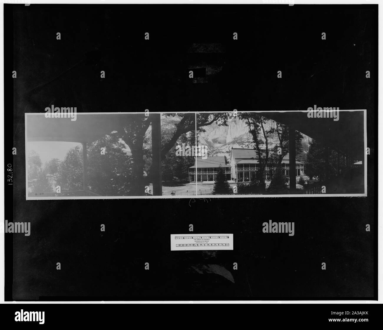 Oak cottage Black and White Stock Photos & Images - Alamy