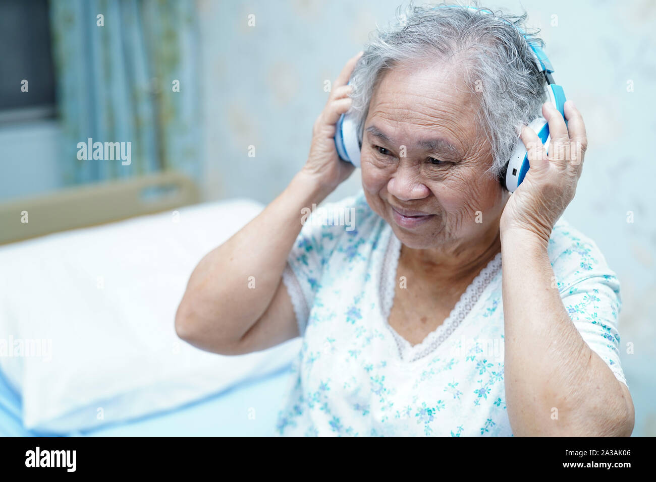 Adult patient music hi-res stock photography and images - Alamy