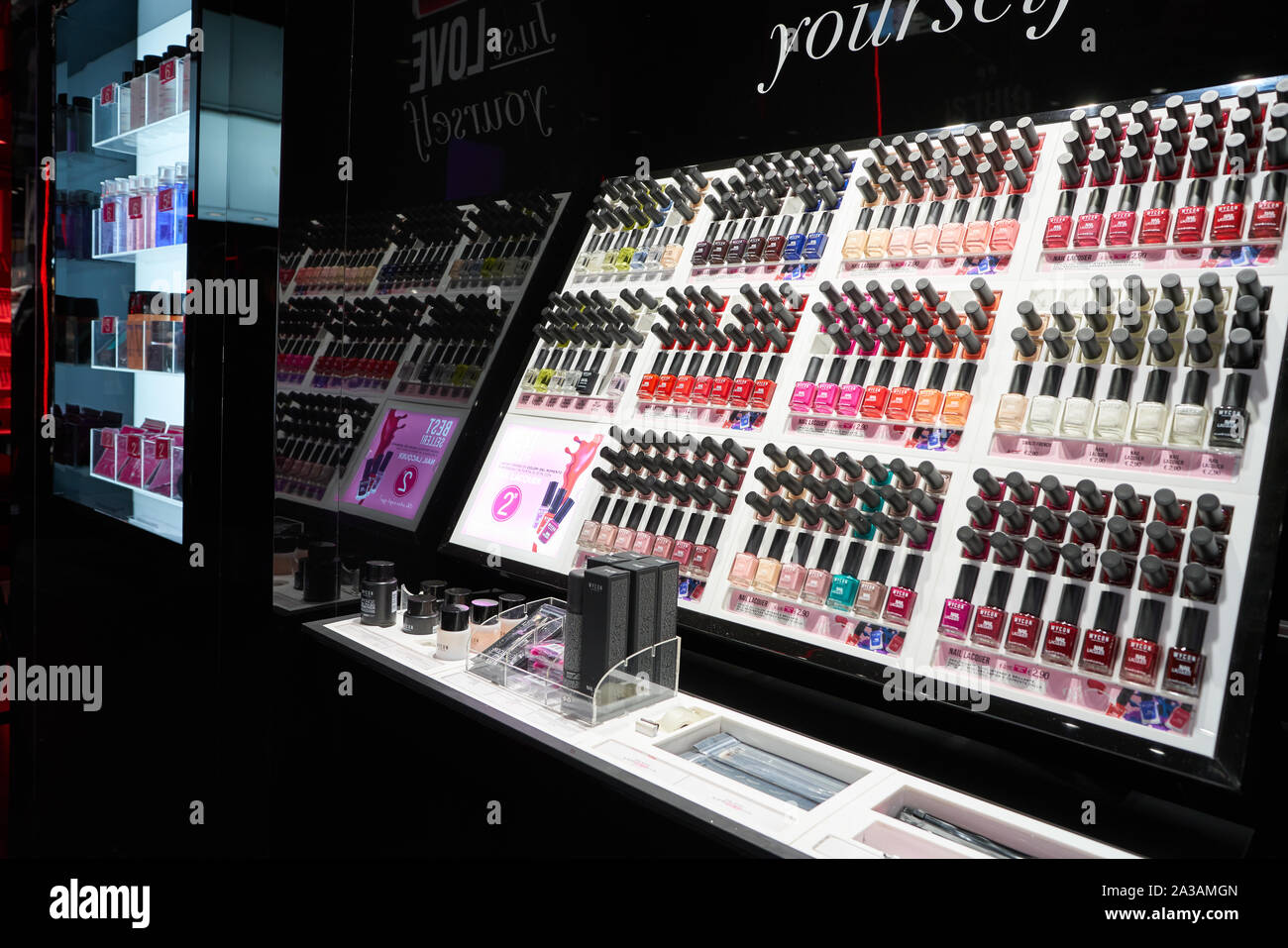 Wycon cosmetics hi-res stock photography and images - Alamy