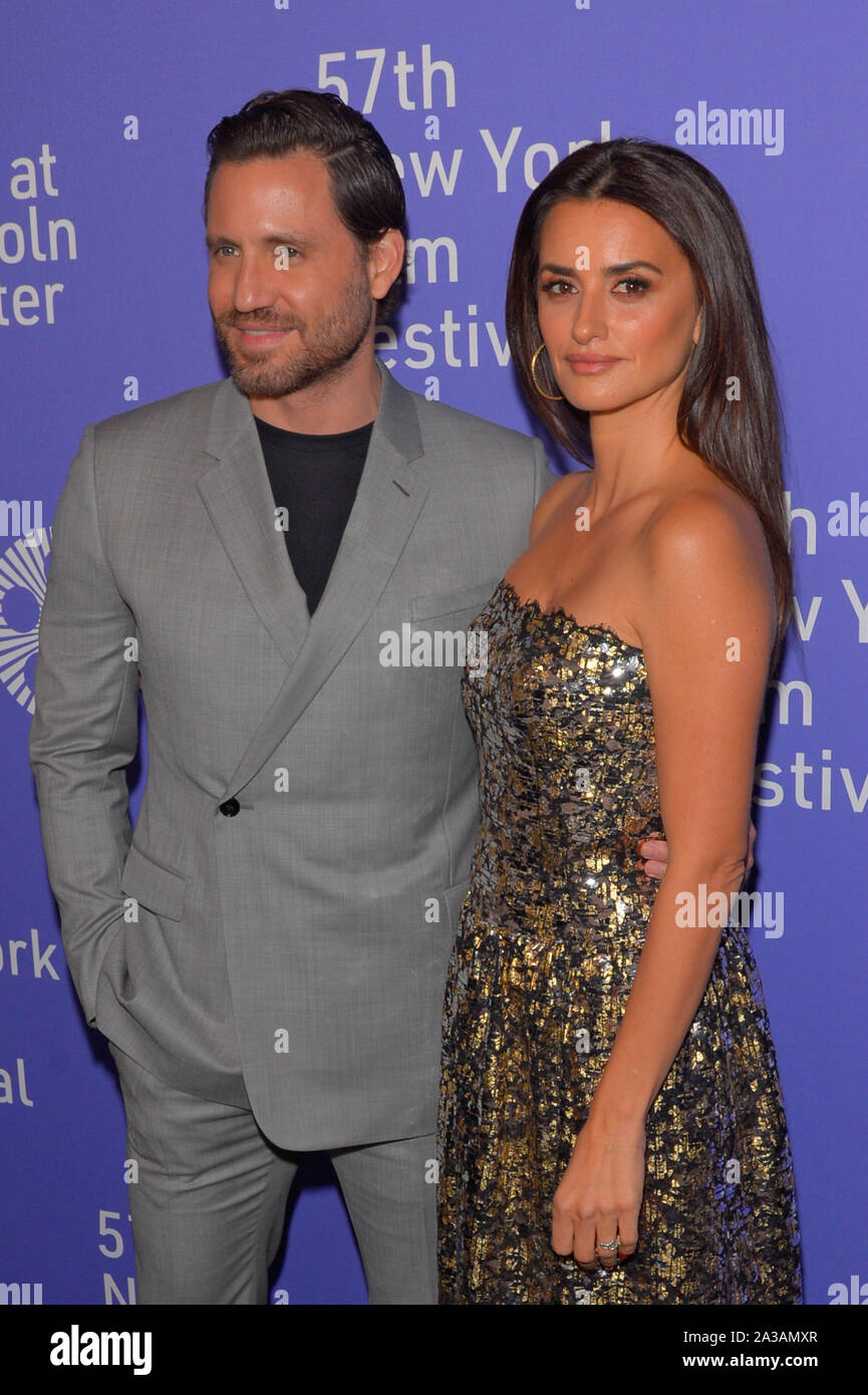 NEW YORK, NY - OCTOBER 05: Edgar Ramirez and Penelope Cruz attend the ...