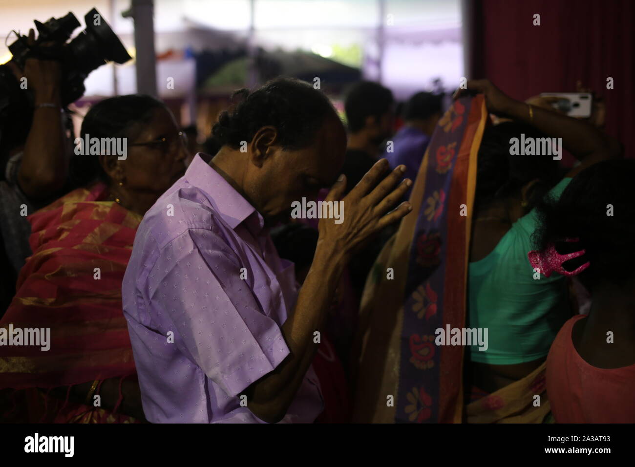 Bangladesh. 06th Oct, 2019. Devotees making obeisance to durga maa ...