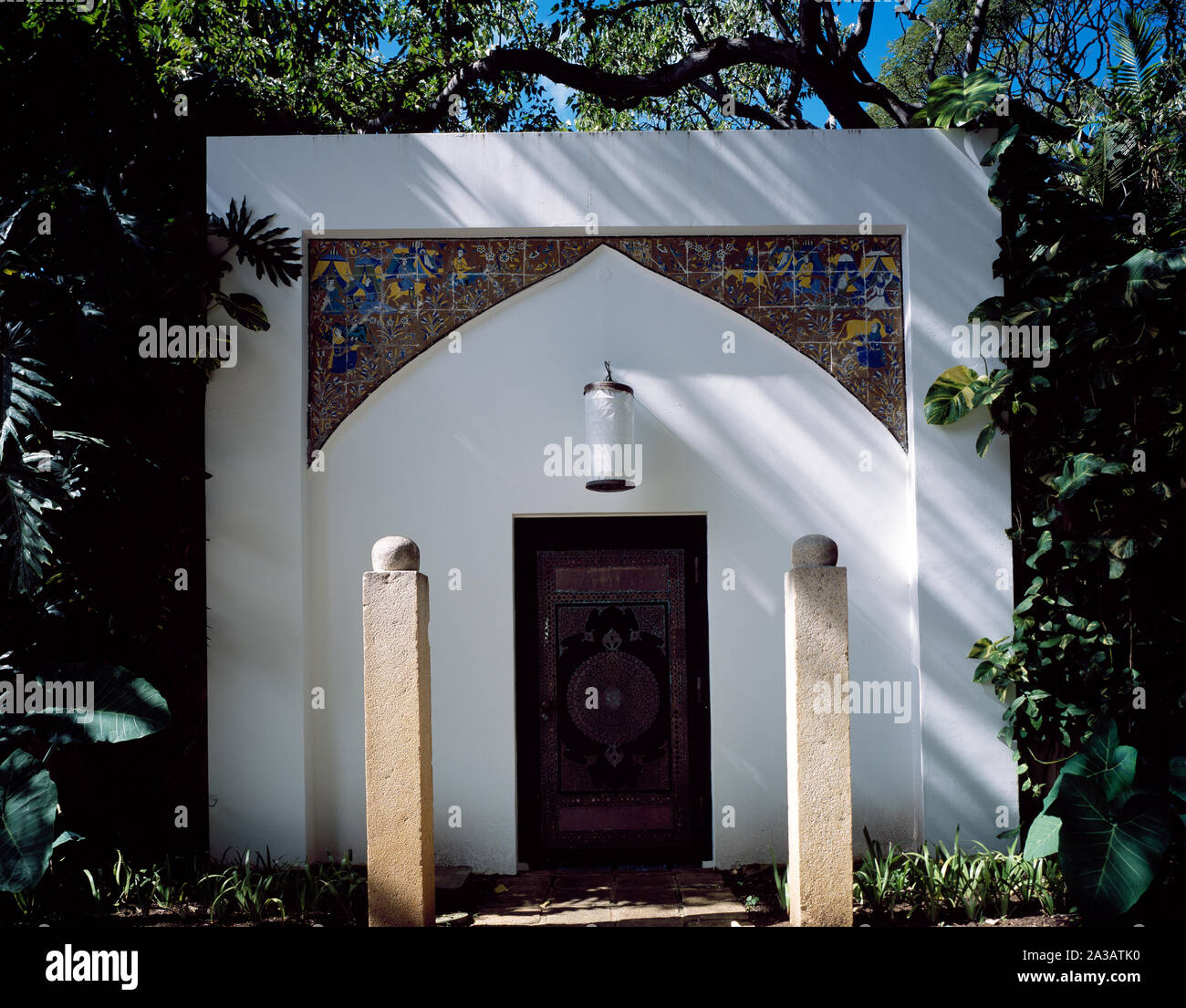 Shangri La is the Honolulu, Hawaii, home of American philanthropist ...