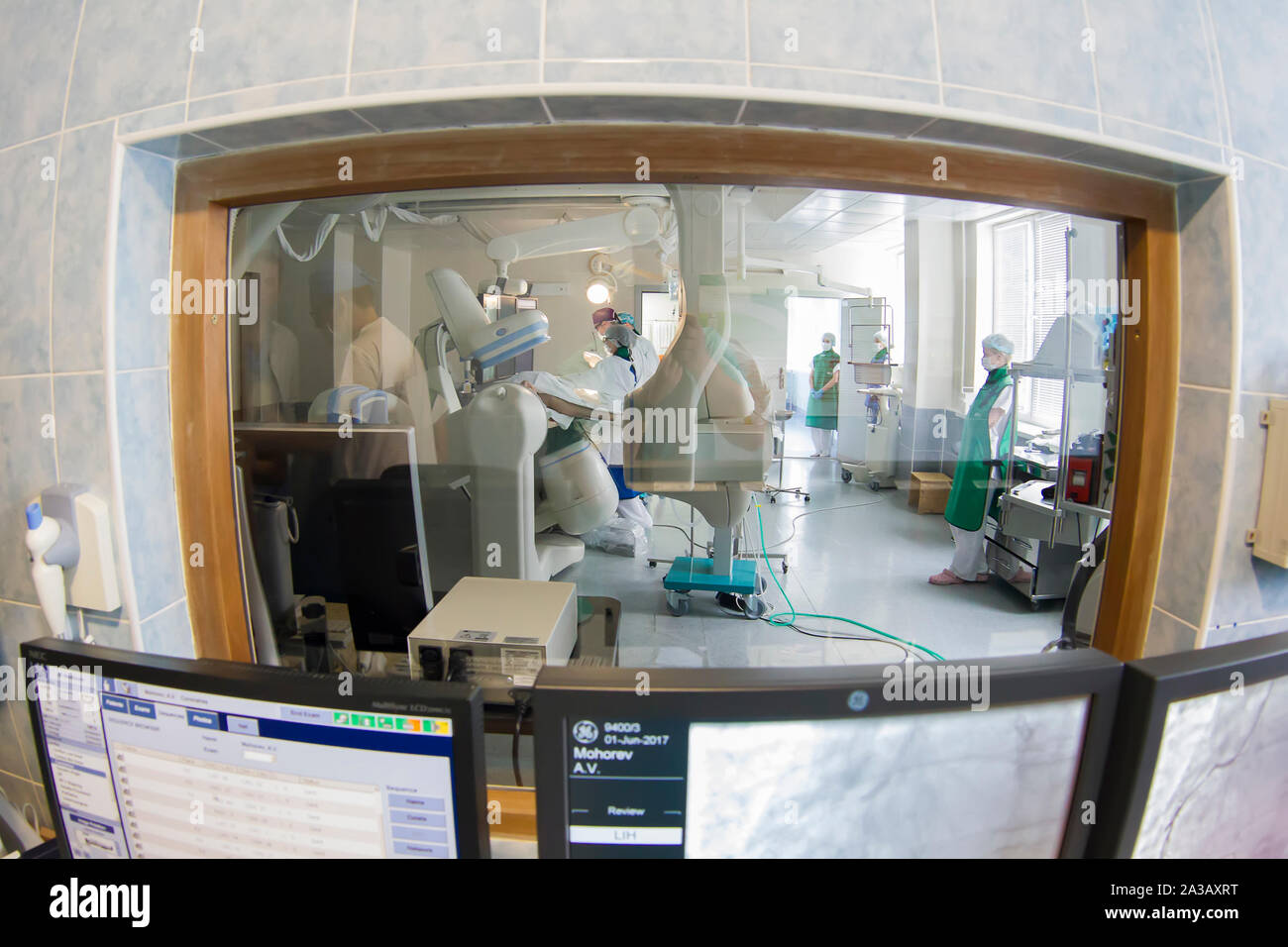 Hospital operating room monitors hi-res stock photography and images ...