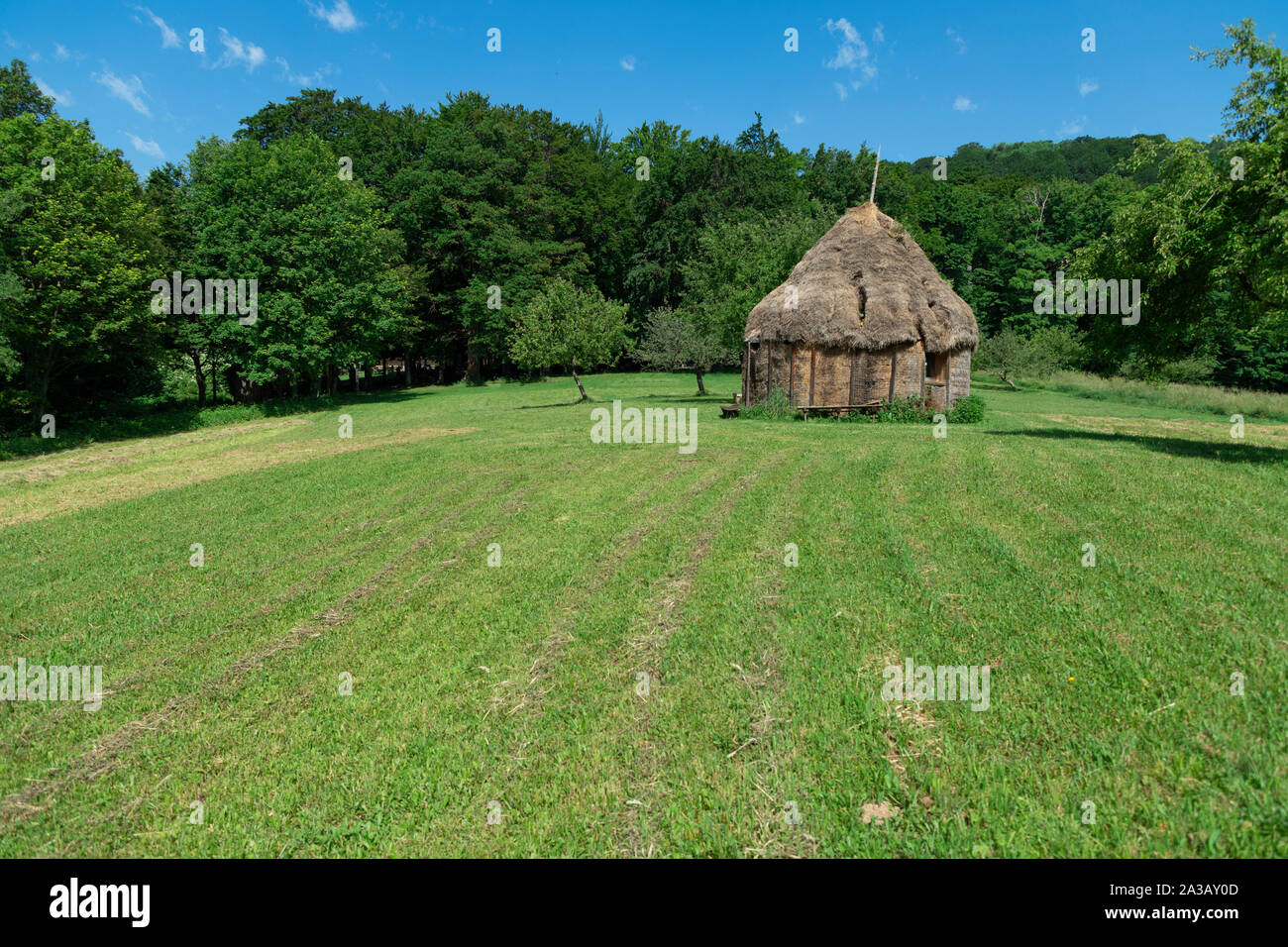 Old hay house hi-res stock photography and images - Alamy