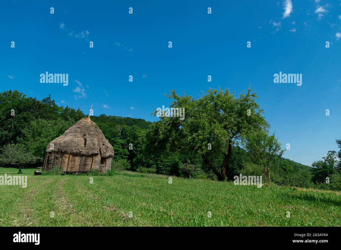 Traditional hay house hi-res stock photography and images - Alamy