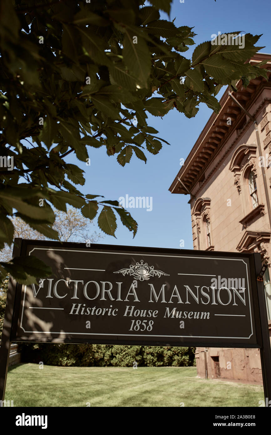 Portland, Maine - September 26th, 2019: Entrance sign and exterior of ...