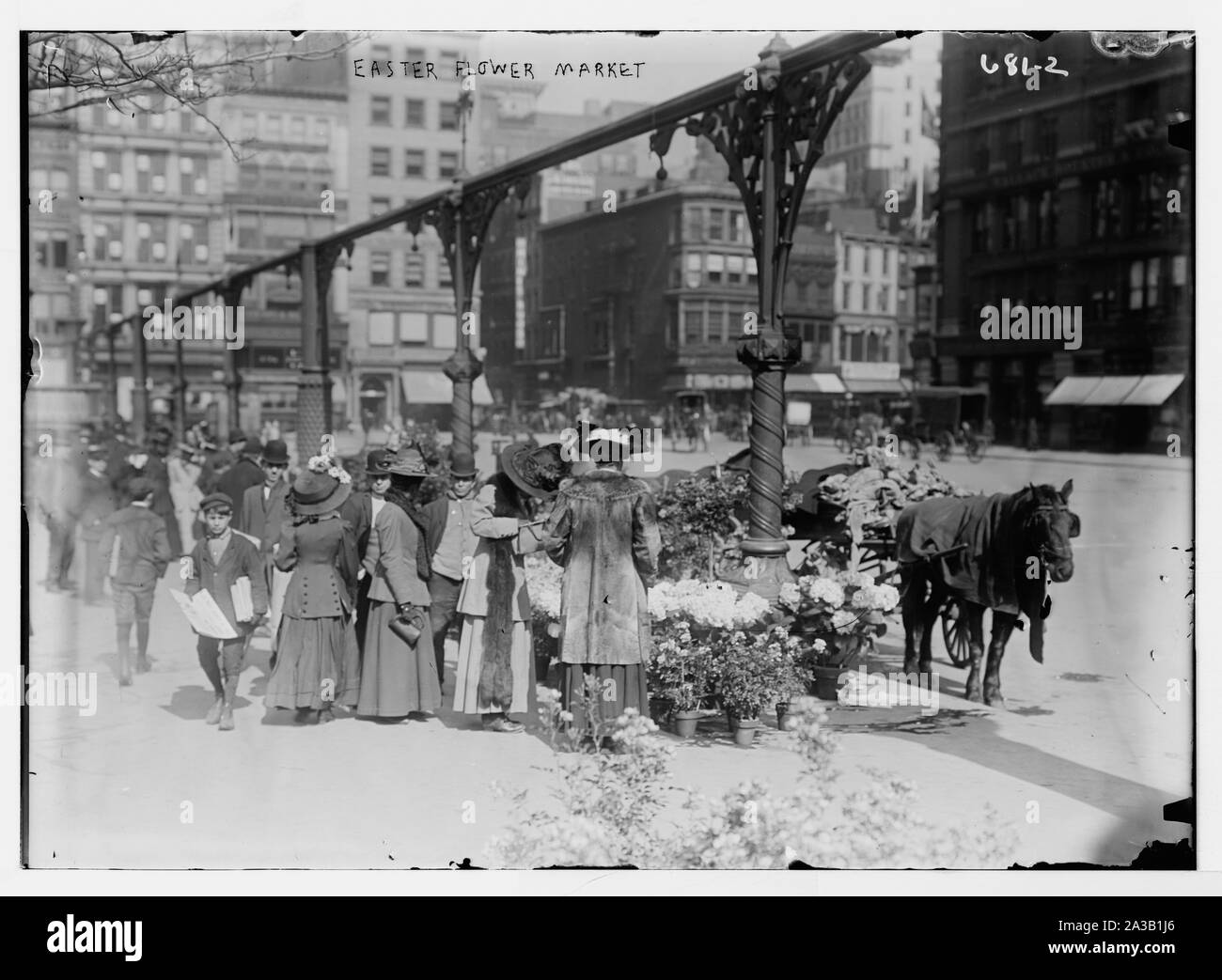 Union square holiday market new york Black and White Stock Photos ...