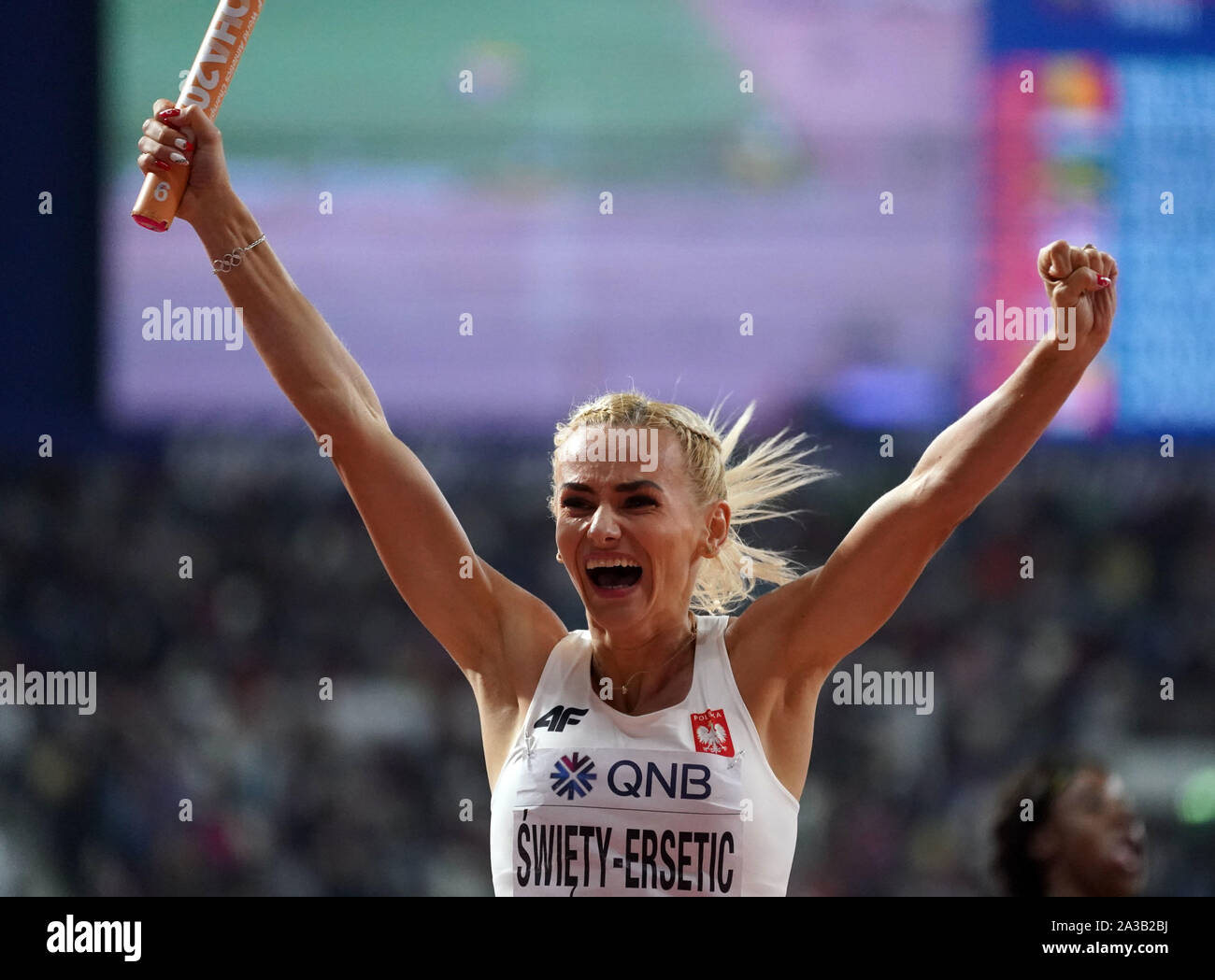 Doha, Qatar. 6th Oct, 2019. Justyna Swiety-Ersetic of Poland celebrates ...