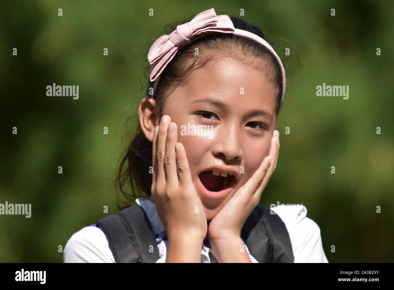 Shocked girl hi-res stock photography and images - Alamy