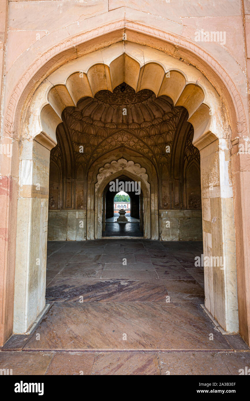 DELHI, INDIA, AUGUST 25, 2016: Closeup view of an arch at the famous ...