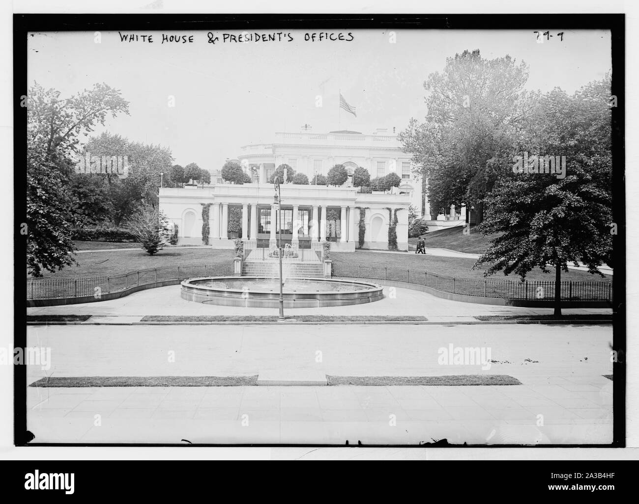 Side view of White House showing President's offices, Washington Stock ...