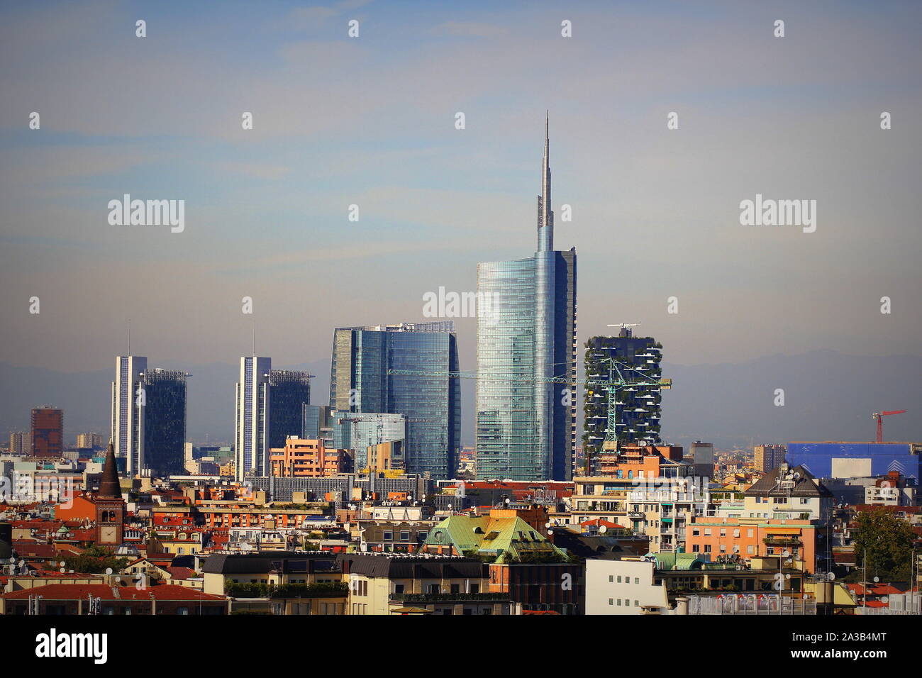Milan skyline alps hi-res stock photography and images - Alamy