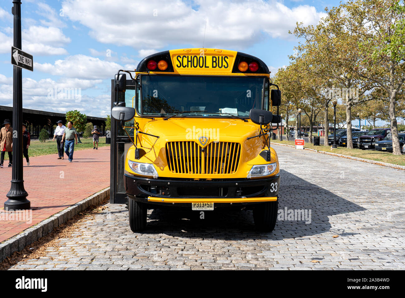 Yellow new york school bus hi-res stock photography and images - Alamy