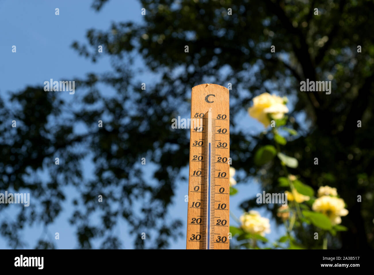 High temperature sun hi-res stock photography and images - Alamy