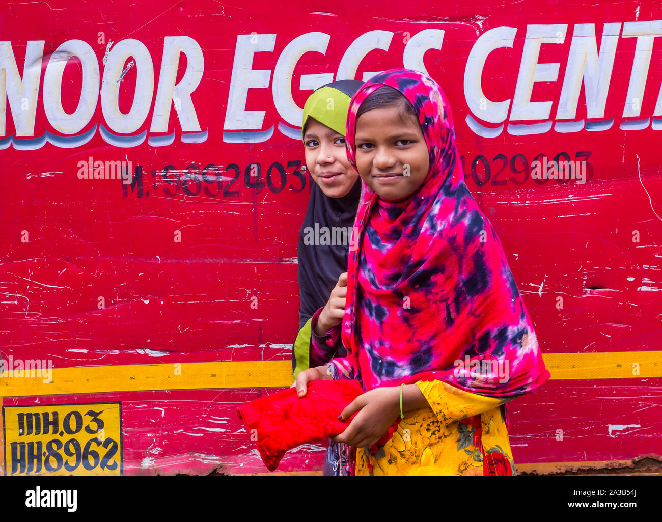 Mumbai Children Slum Dharavi High Resolution Stock Photography and ...