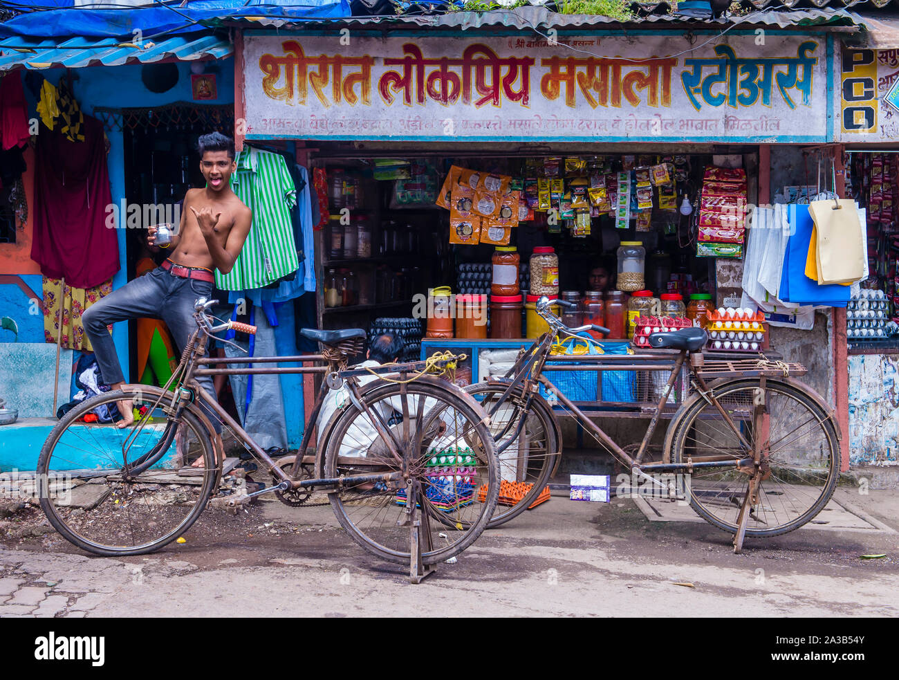 Street in dharavi slum in hi-res stock photography and images - Alamy