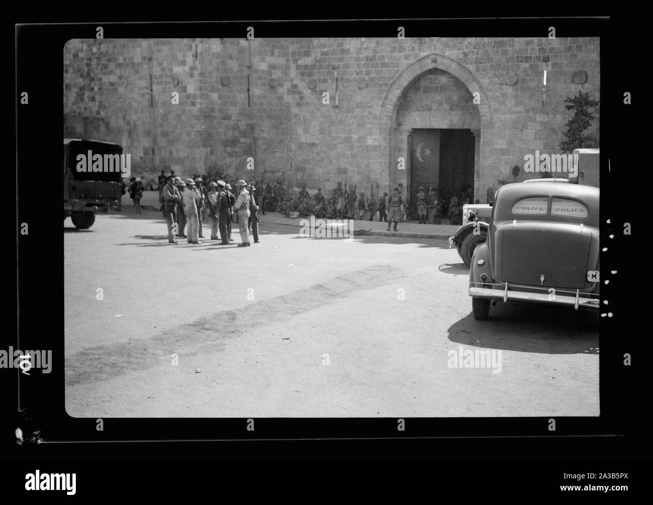 World war ii siege Black and White Stock Photos & Images - Alamy