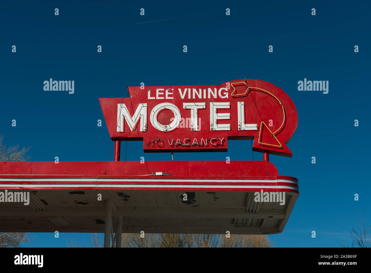 Lee vining sign hi-res stock photography and images - Alamy