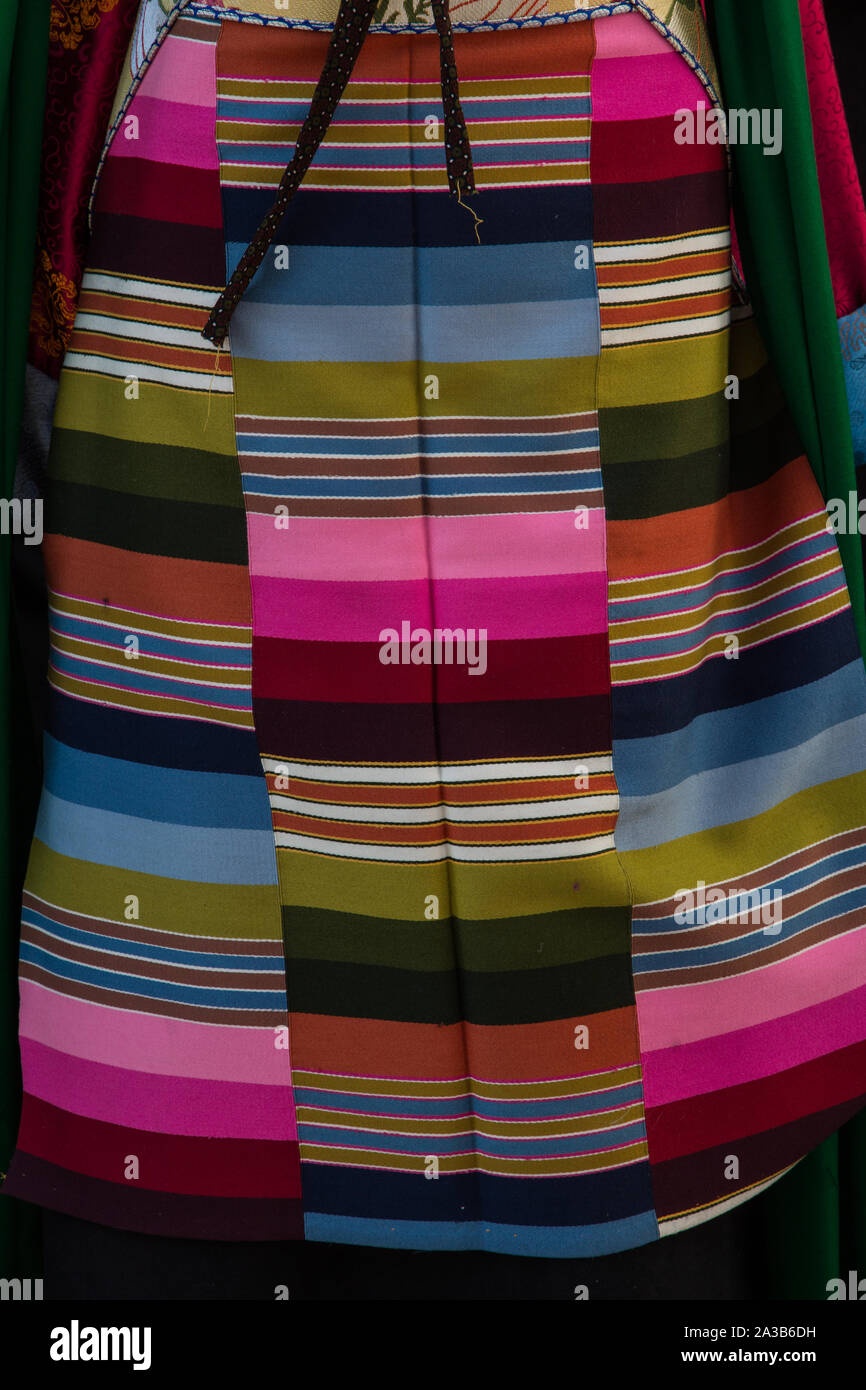 Womens traditional wear hi-res stock photography and images - Alamy