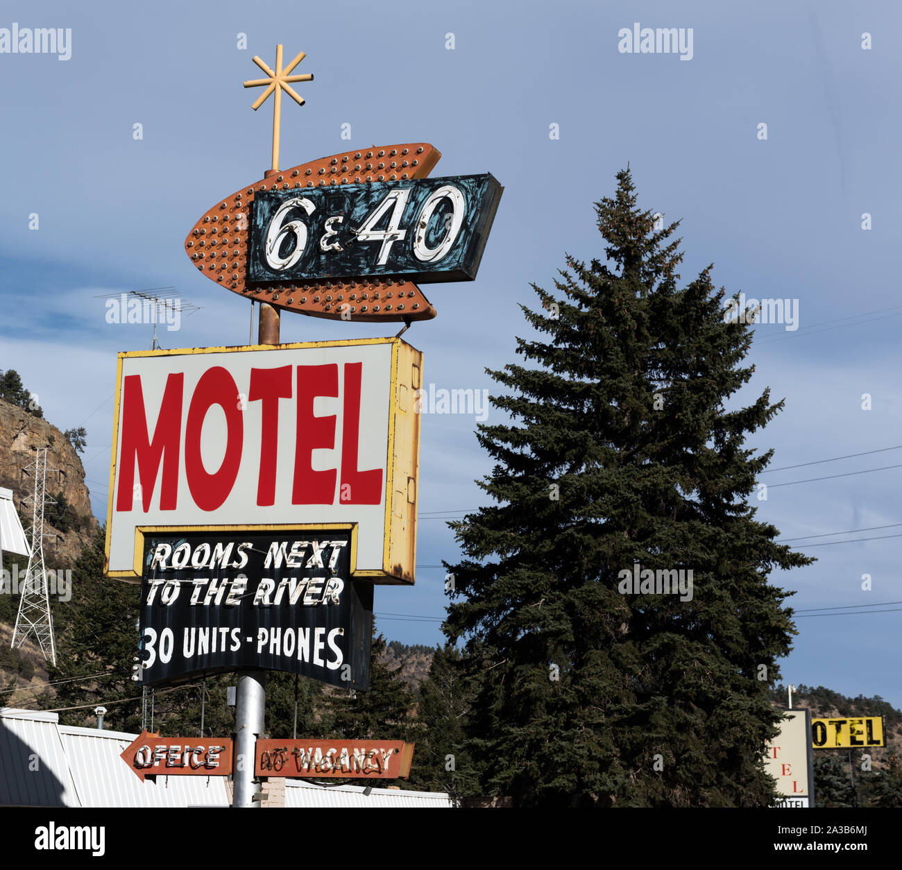 Motel 6 sign hi-res stock photography and images - Alamy