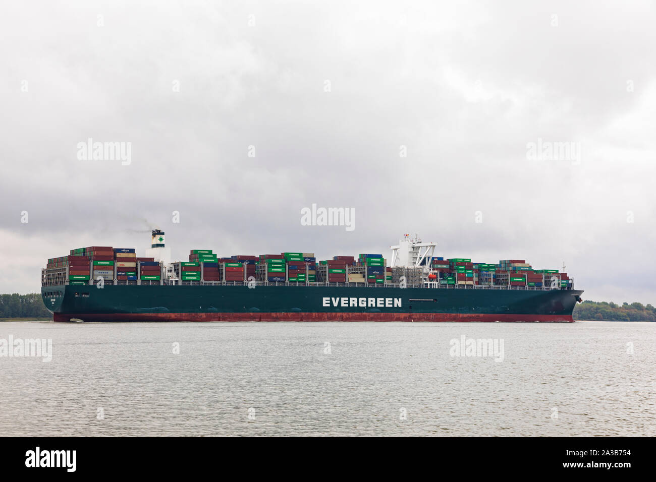Container ship EVER GIVEN, owned by Evergreen Marine Corp. (Taiwan) Ltd ...