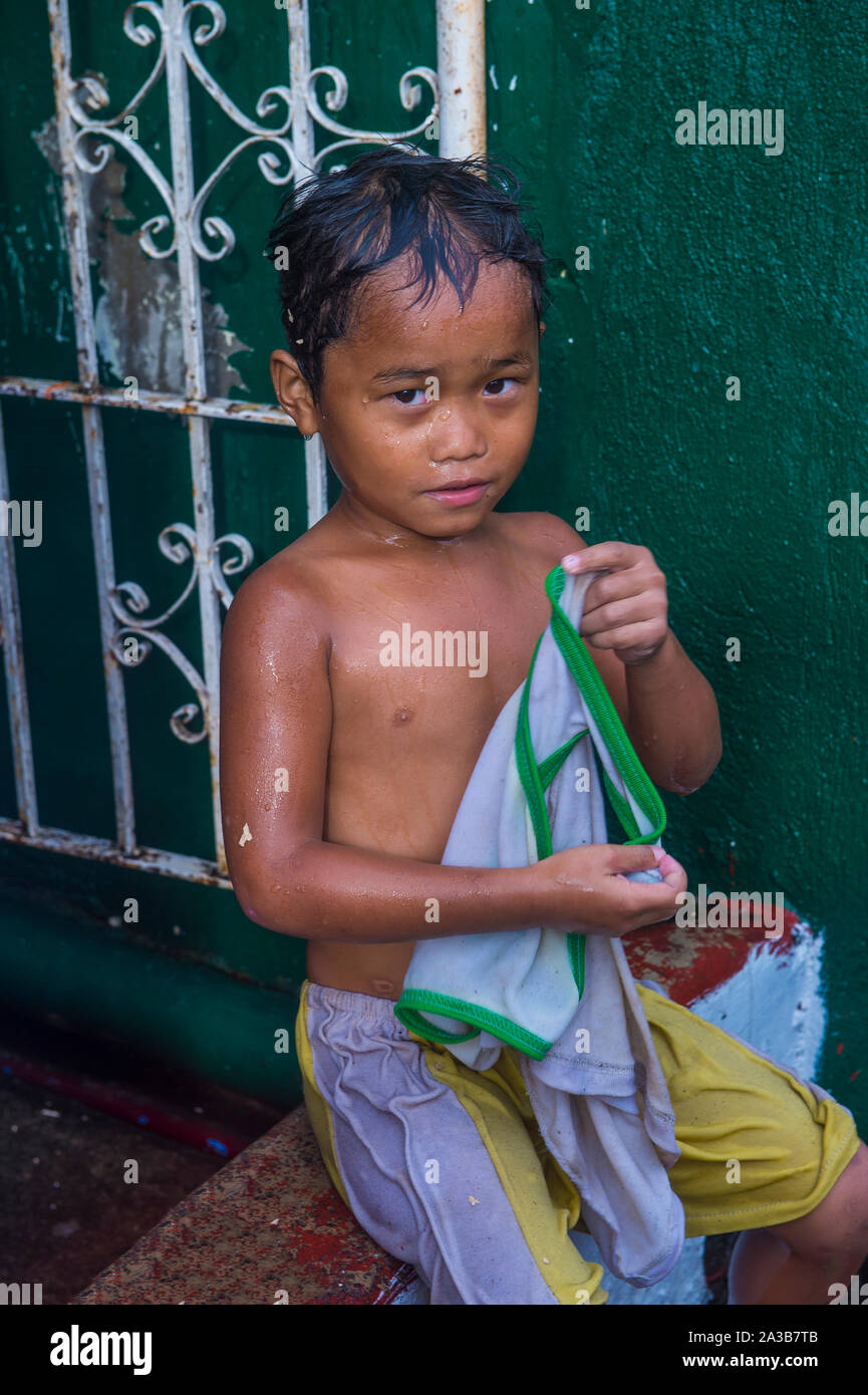 Philippines children traditional dress hi-res stock photography and ...