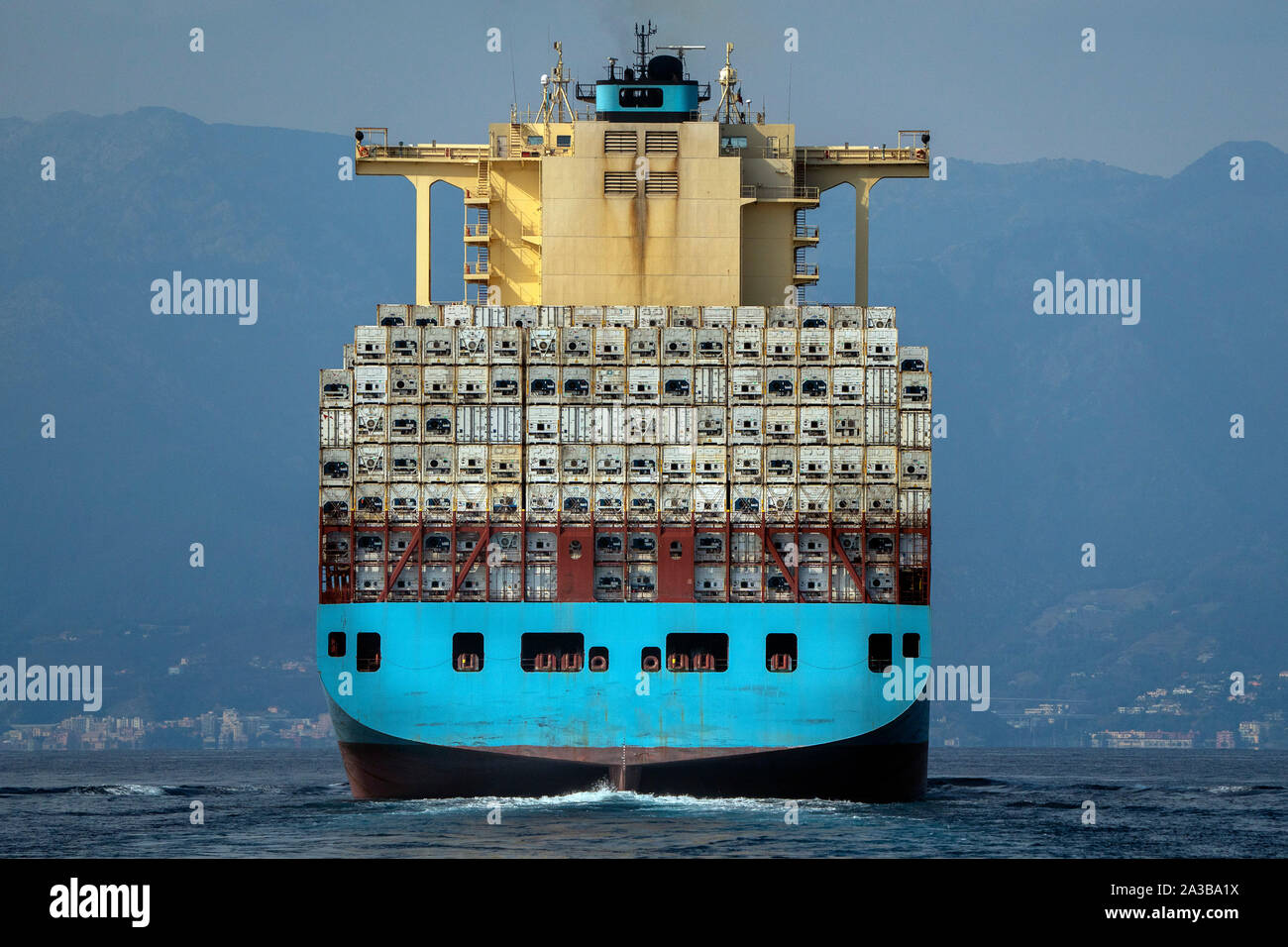 Near loading bay hi-res stock photography and images - Alamy