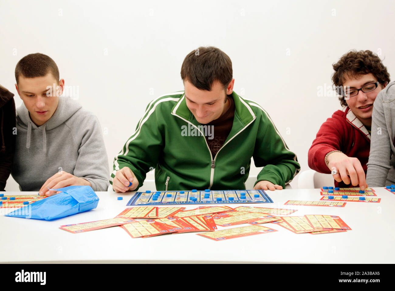 Young people playing bingo hi-res stock photography and images - Alamy