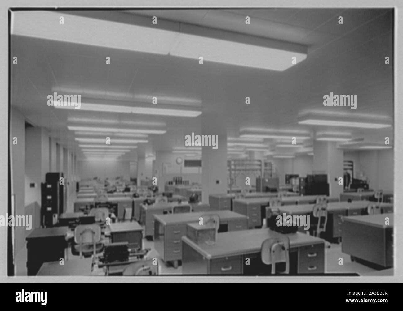 Sinclair Oil Co., 600 5th Ave., New York City Stock Photo - Alamy