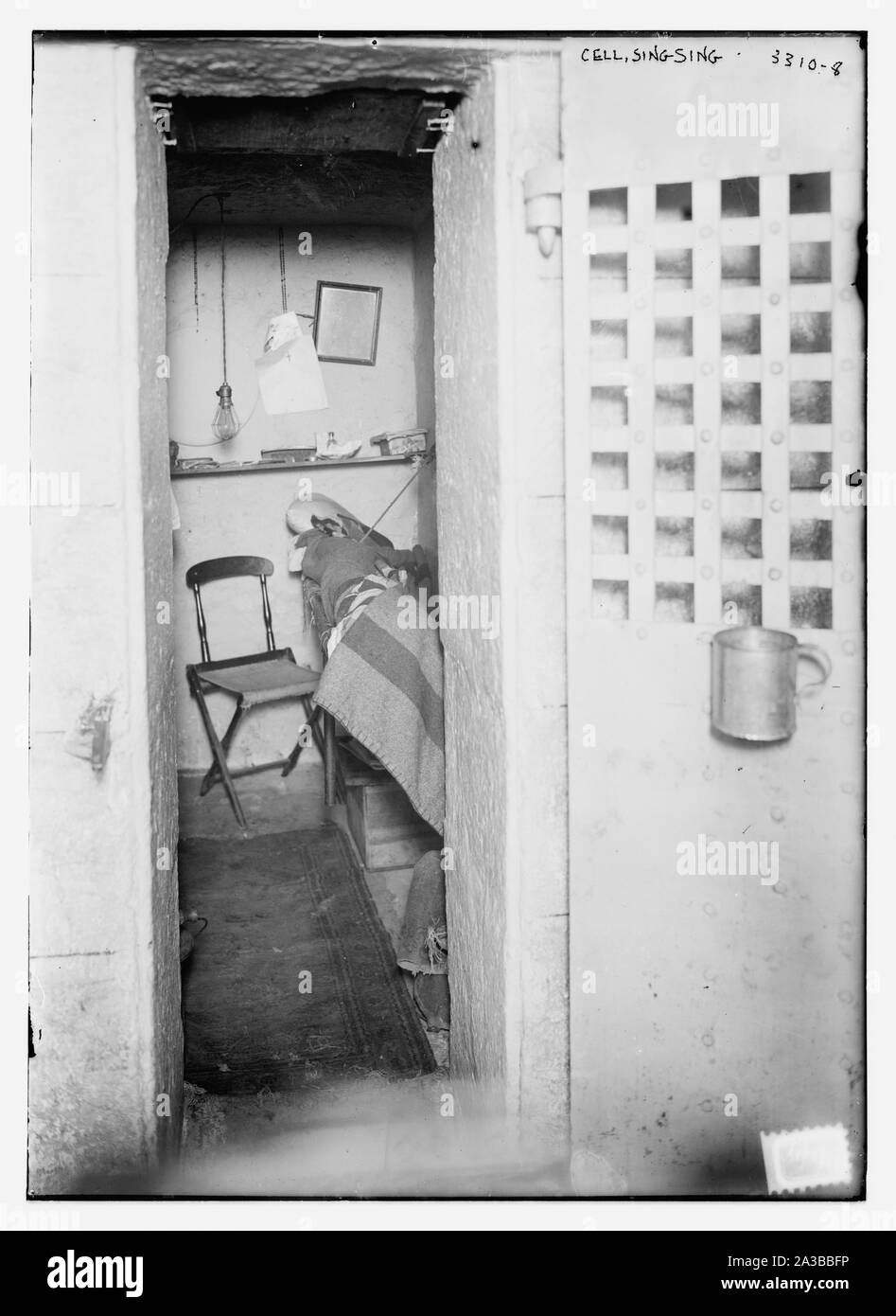 Sing sing prison cell hi-res stock photography and images - Alamy